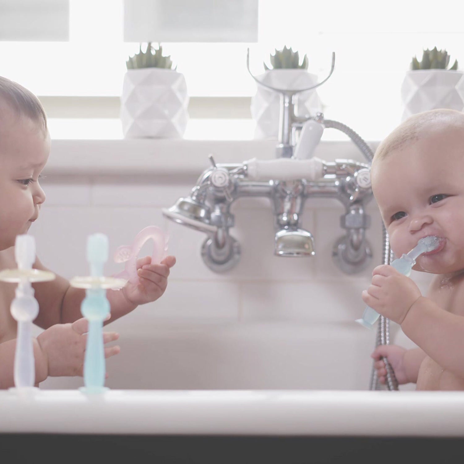 360° Silicone Toothbrush | Eco-Friendly Baby Products | Haakaa